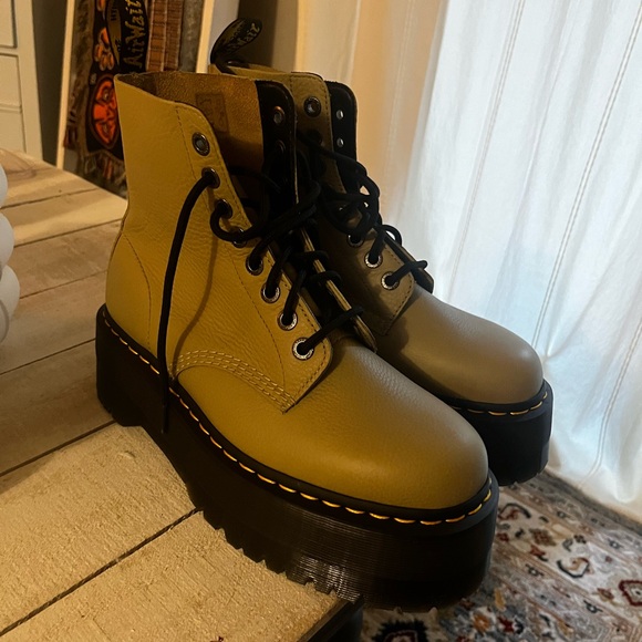 Dr. Martens | Shoes | Doc Marten Olive Green Platforms | Poshmark